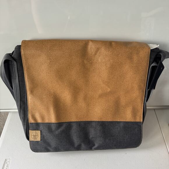 Lassig | Bags | Lassig Messenger Bag Mens Baby Bag Laptop Size Work Bag ...